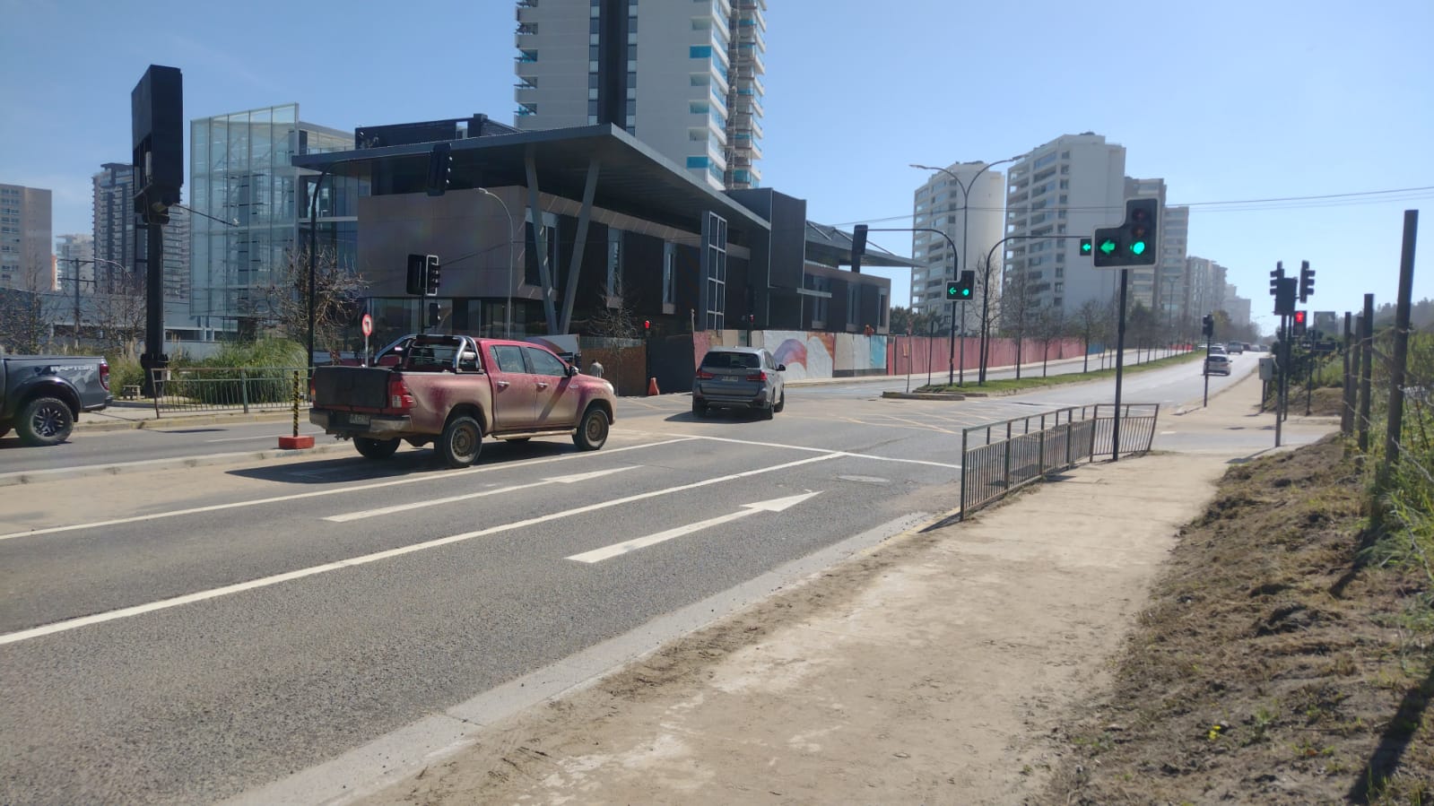 Cruce semaforizado de Teresa Hamel con Gastón Hamel en Reñaca tiene ...